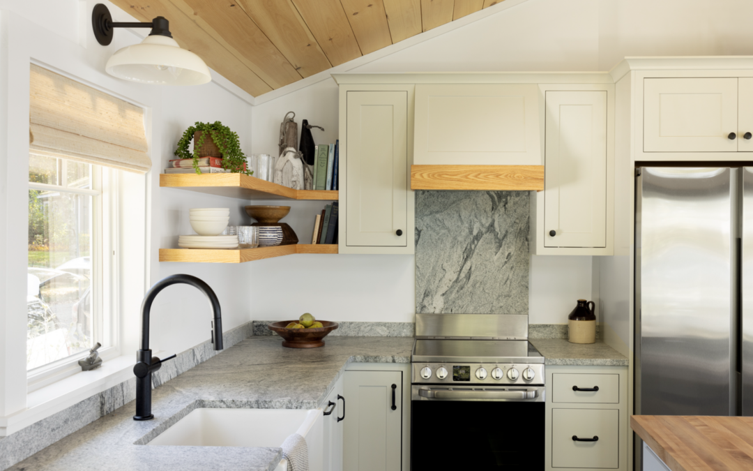 Enhance Kitchen Function & Aesthetics with a Custom Range Hood